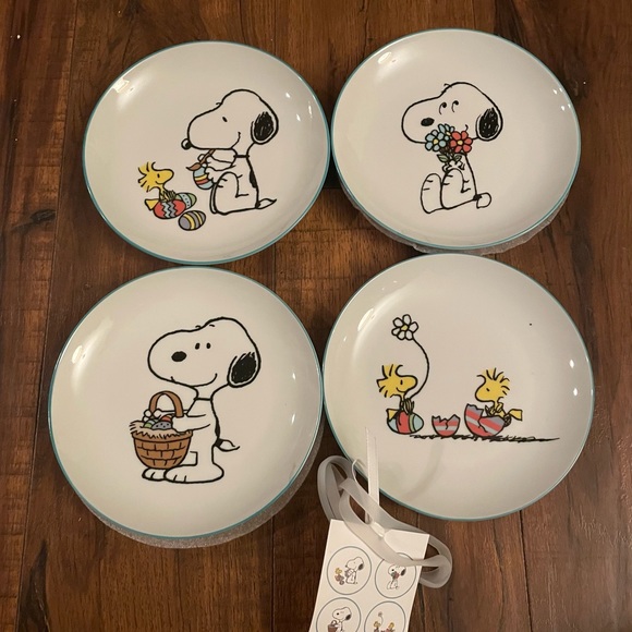 Peanuts | Dining | Peanuts Set 4 Ceramic Snoopy Easter Appetizer Plates ...
